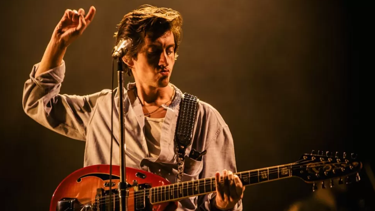Alex Turner 2022 Live