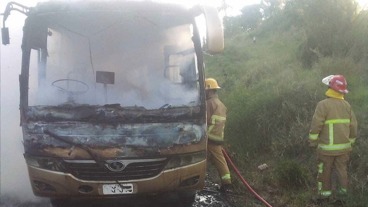 Driver escapes bus fire – FBC News