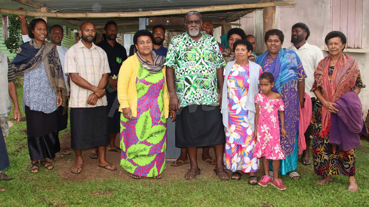 Nasaqalau Farmers Cluster receives yaqona pounding machine – FBC News