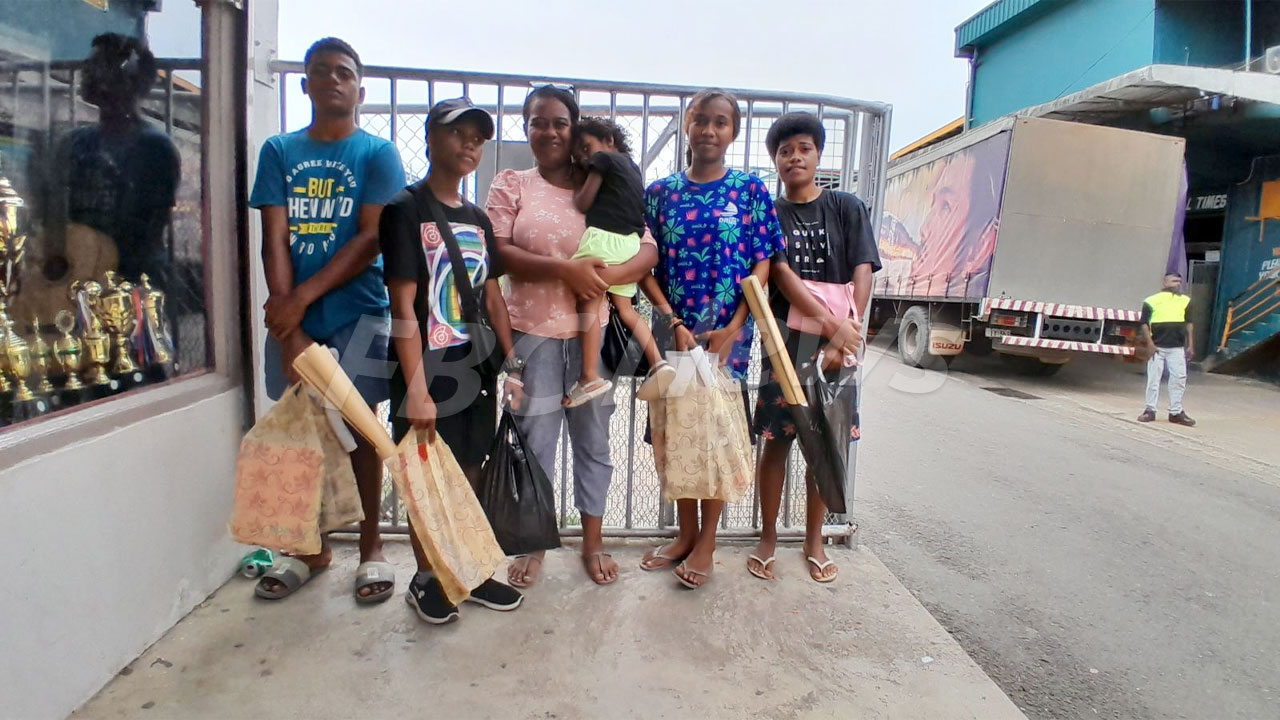 Early birds flock into town for back-to-school shopping – FBC News