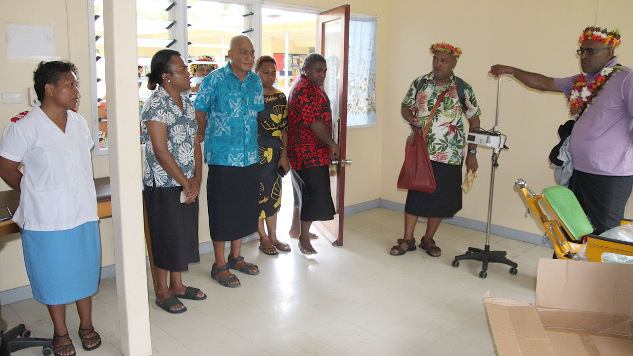 Dr. Lalabalavu promises refurbishment of Kioa Health Center – FBC News