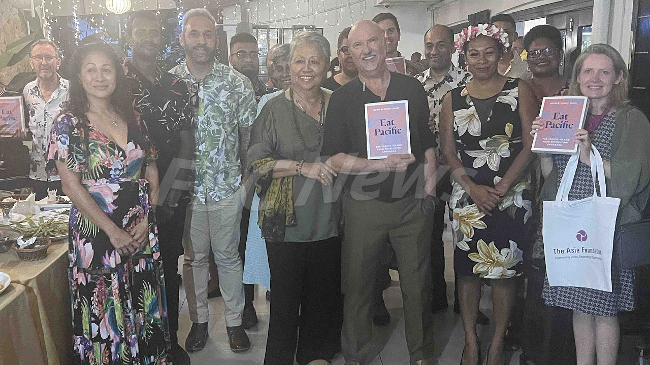 Robert Oliver launches cookbook – FBC News