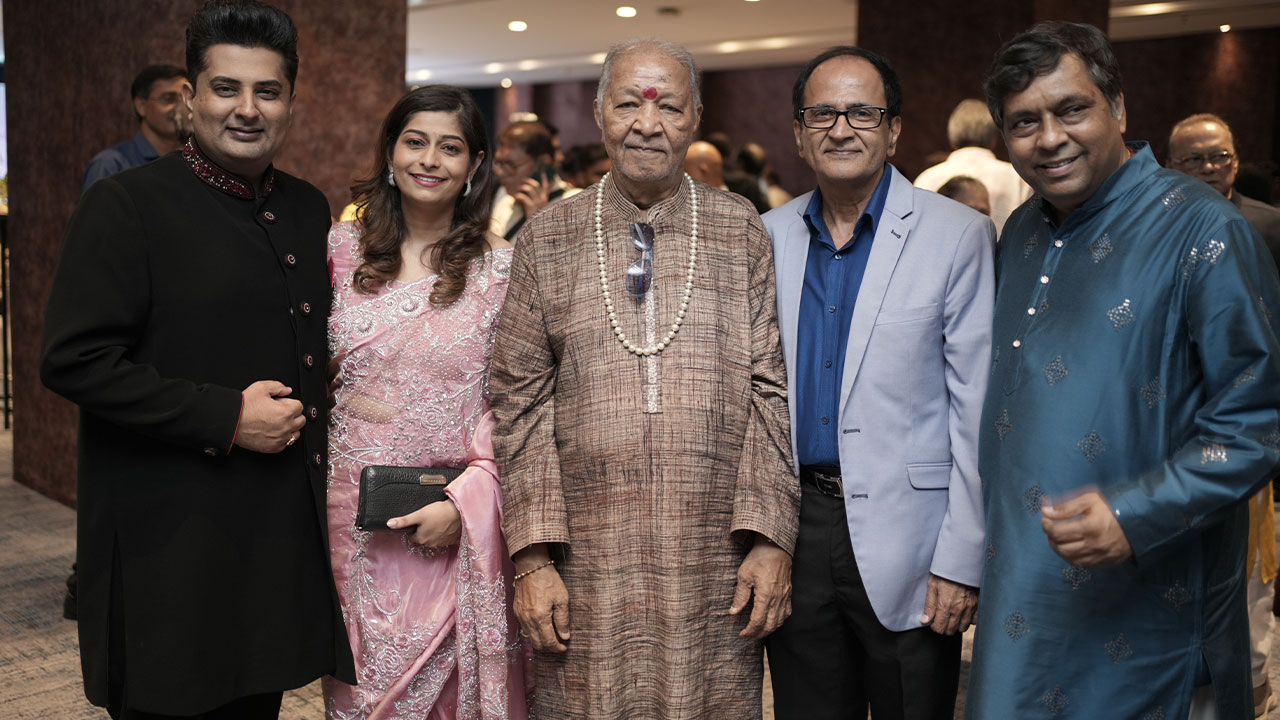 Sumeet Tappoo launches new album with Gulzar Sahab – FBC News